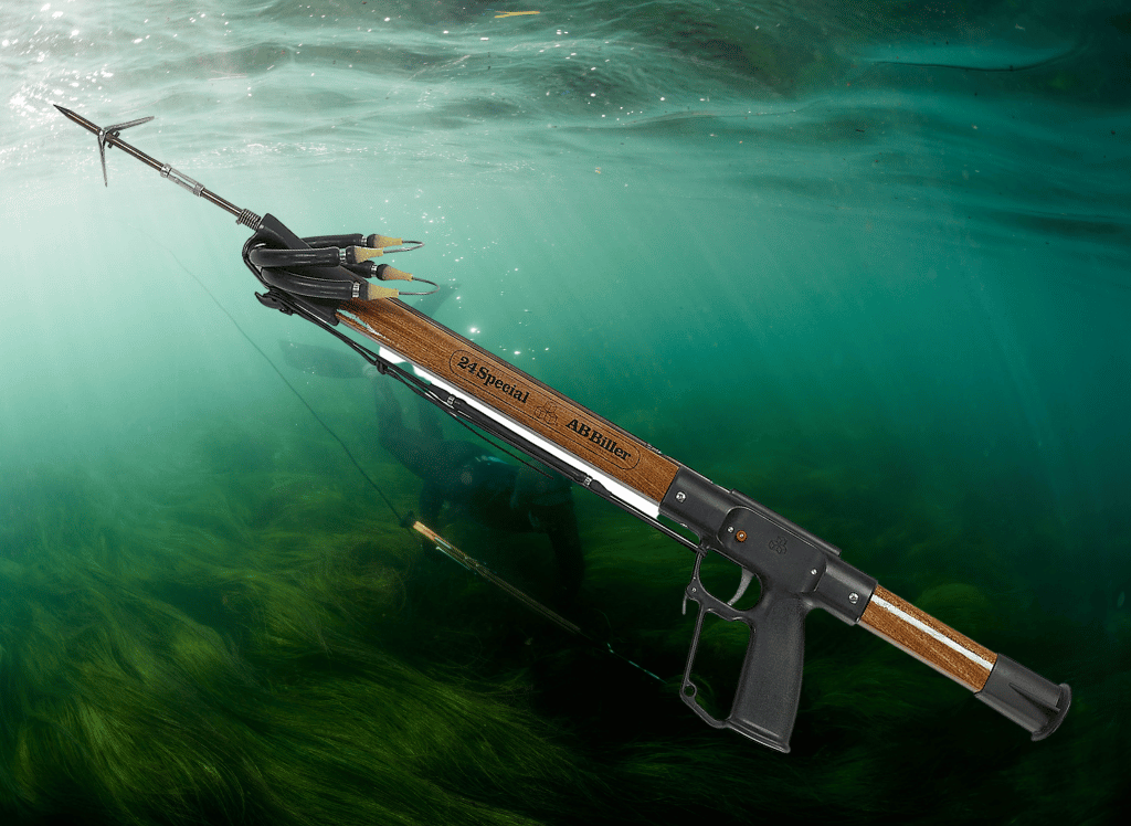 Spear Fishing with a Spear Gun for the Ultimate Underwater Hunting